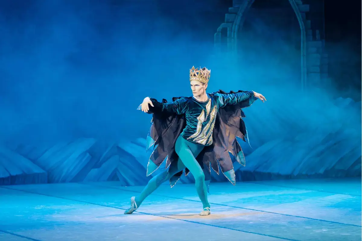 สวอนเลค (Swan Lake) เนื้อเรื่องย่อ ประวัติความเป็นมา